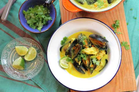 Curried mussels with cod cheeks - Discover Seafood
